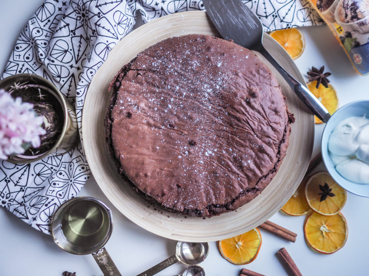 Jouluinen Pipari-Mudcake ilman voita