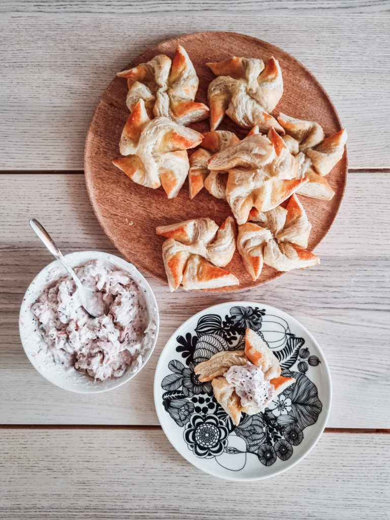 Luukku 10: Suolaiset savulohi-joulutortut | Iina Hyttinen